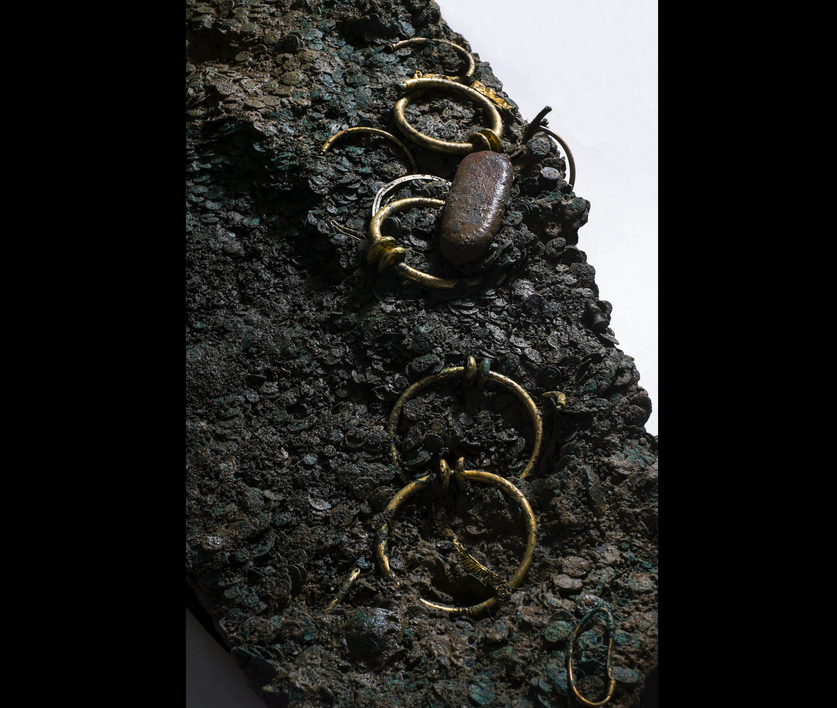 Archaeologists in Jersey found this solid gold torc hidden in a Celtic ...