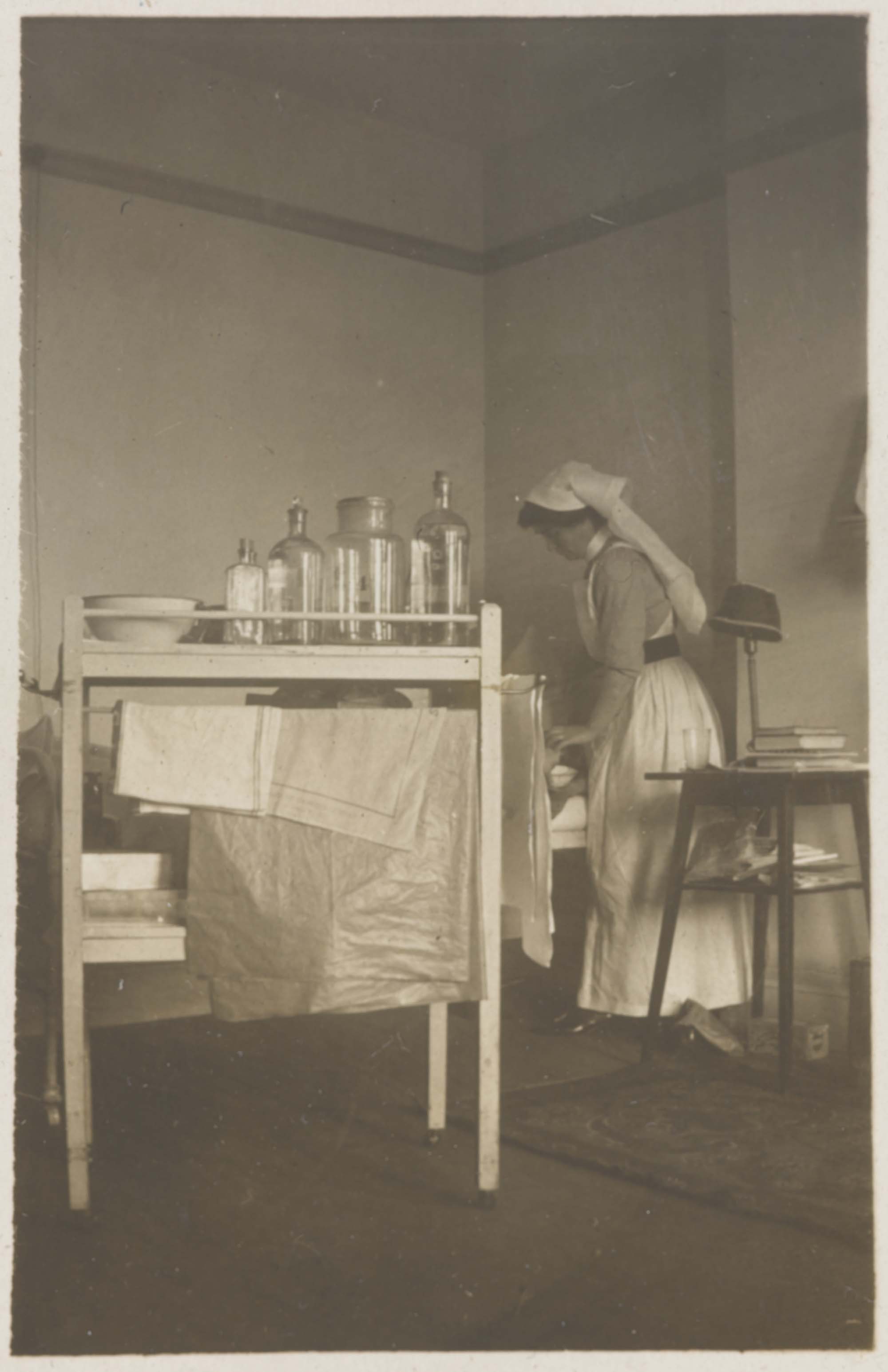 The WWI amputee who saved his men and had the first front line blood ...