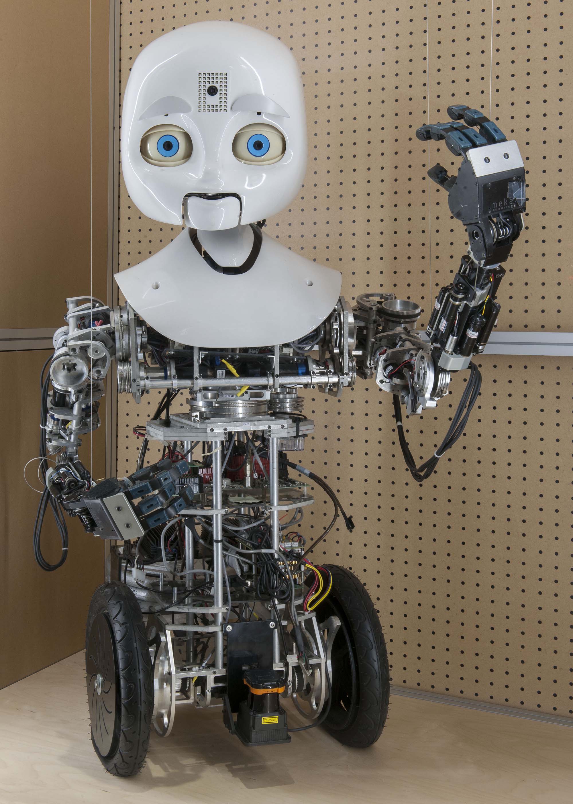 Robots return to make us think about ourselves as humans – Museum Crush