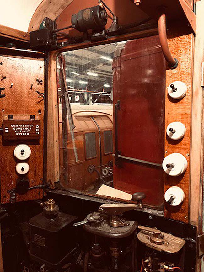 Conserving the old Q Cars of the London Underground – Museum Crush