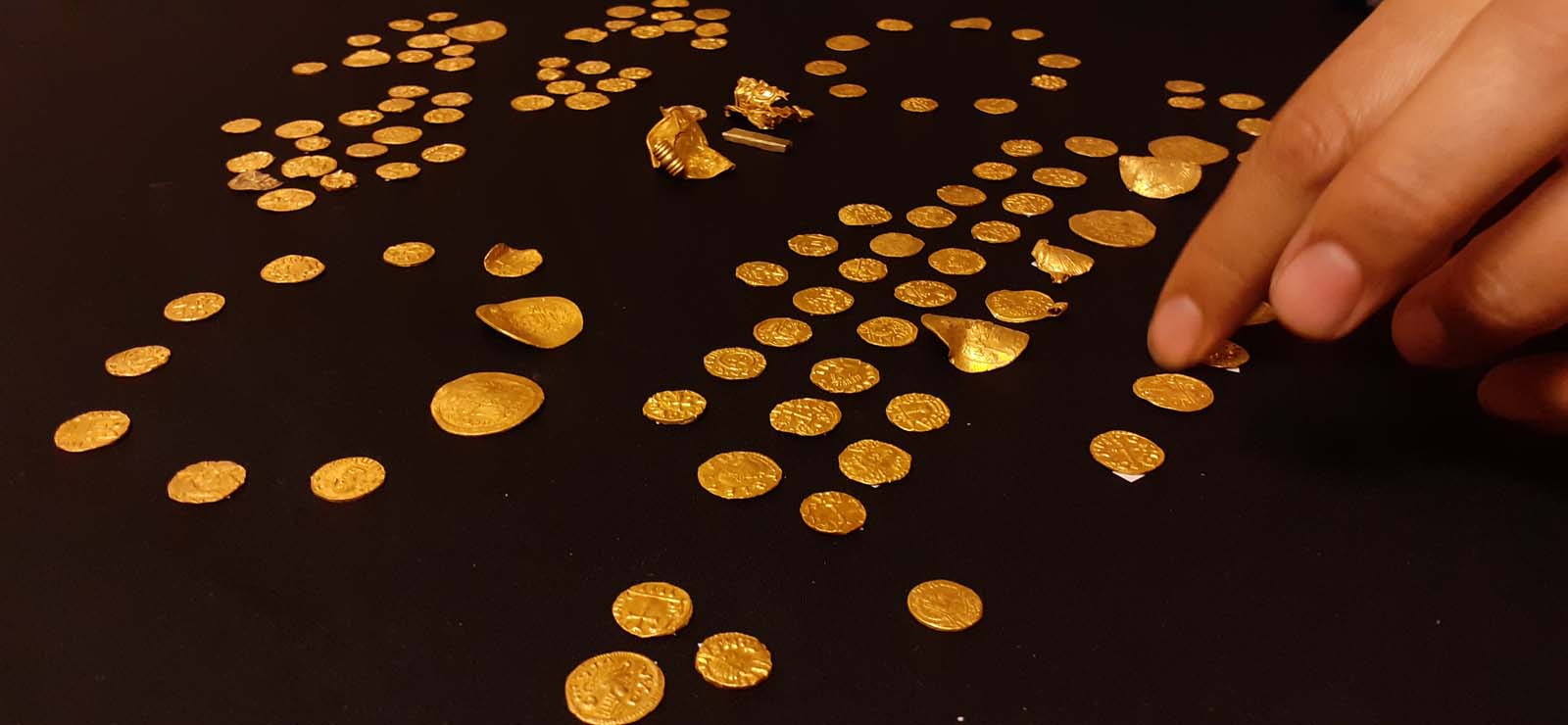 The West Norfolk Hoard: England’s largest Anglo Saxon gold coin find ...