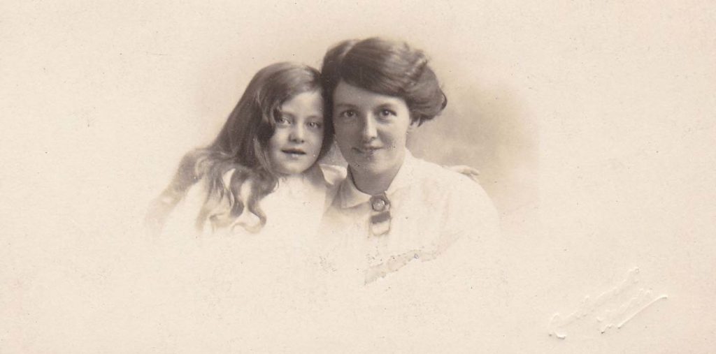 Poignant letters and photos preserving the last trace of a WWI tragedy ...