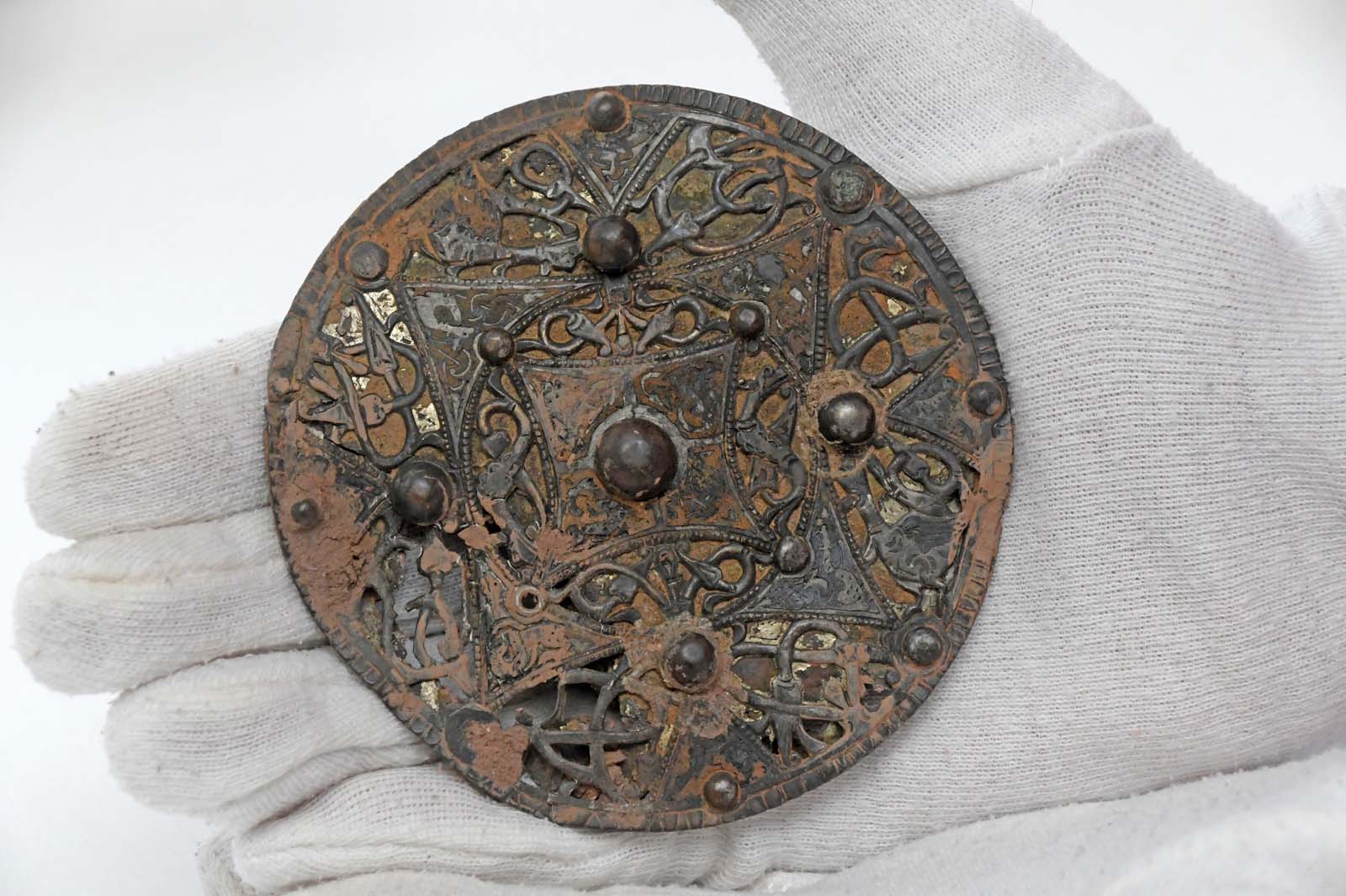 The rare Anglo Saxon brooch heading back home to the Museum of Somerset ...